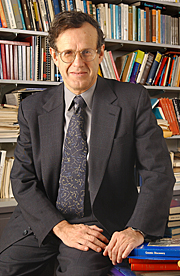 Simulating cosmic evolution | symmetry magazine