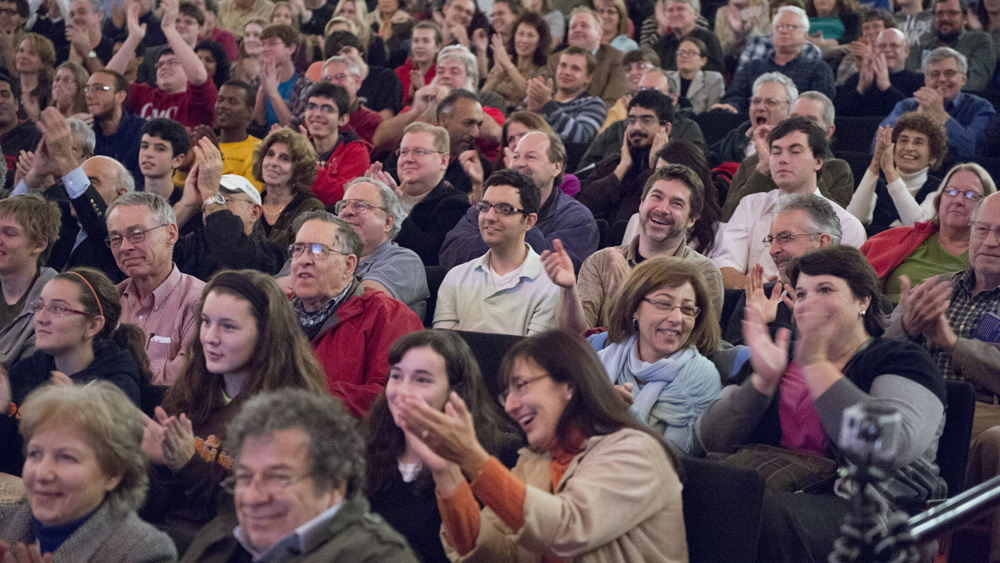 Photo: Physics slam crowd | symmetry magazine