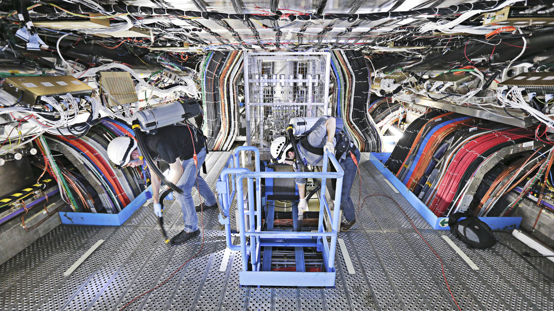 Slideshow: Vacuuming ATLAS | symmetry magazine